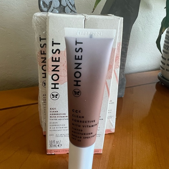 The Honest Company | Makeup | Honest Ccc Tinted Moisturizer | Poshmark